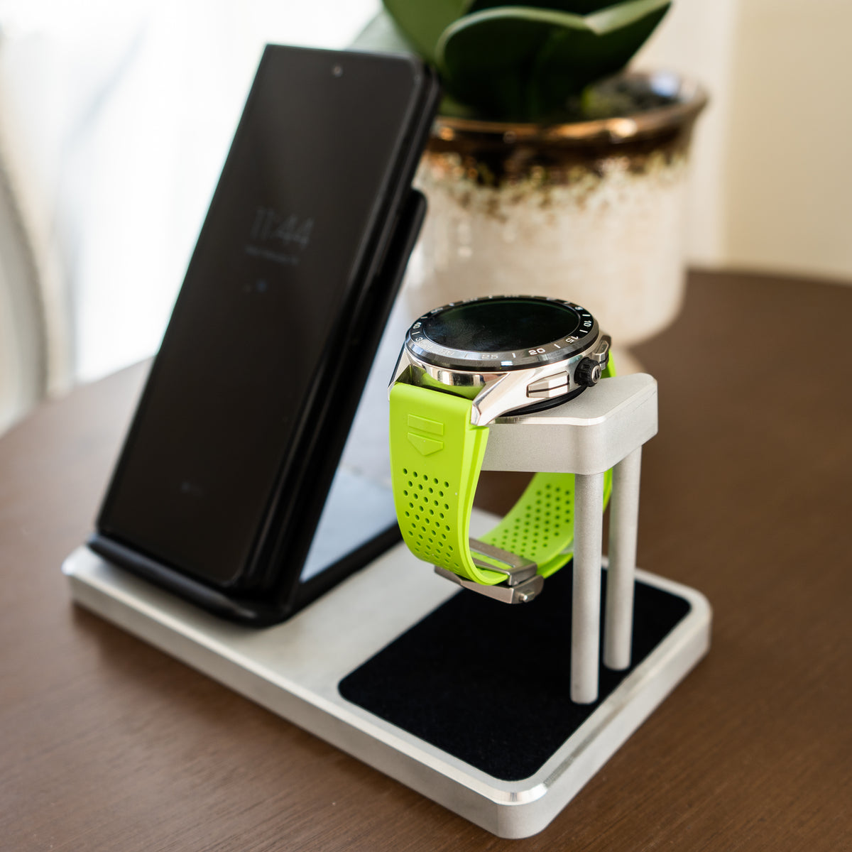TAG Heuer Gen 3 2020 Smartwatch Charging Stand (Phone Combo)